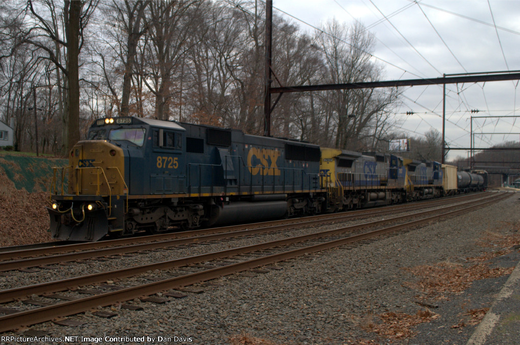 CSX SD60I 8725 leads Q418-31